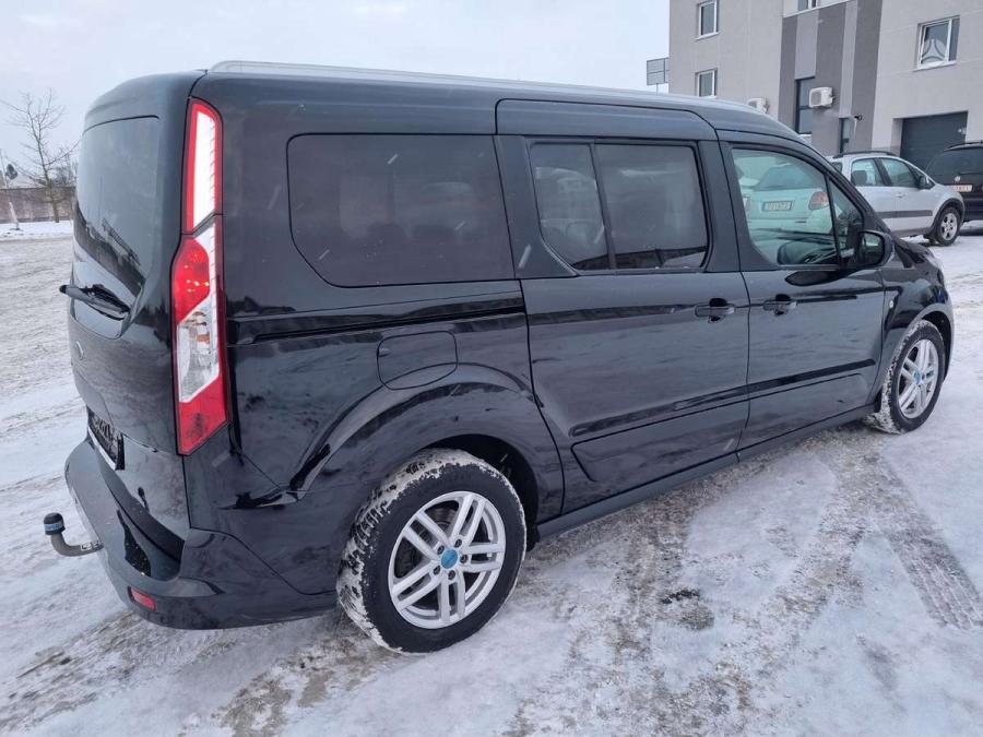 Black Ford tourneo-connect 2019 in Siauliai, with an engine capacity of 1.50 L and mileage of 154 thousand km for 12900 €, photo 12 on AUTOMOTO.COM.LV