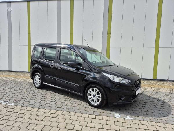 Black Ford tourneo-connect 2019 in Taurage, with an engine capacity of 1.00 L and mileage of 92 thousand km for 7700 €, photo 3 on AUTOMOTO.COM.LV