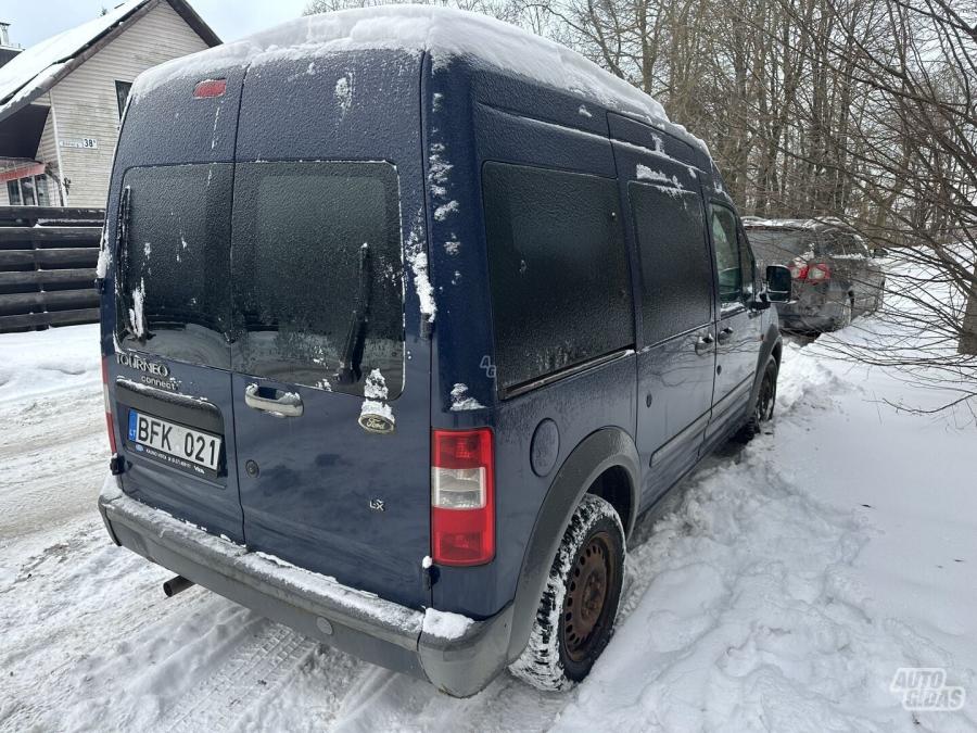 Zils Ford tourneo-connect 2005 Kauņa, ar dzinēja tilpumu 1.80 L un nobraukumu 170 tūkst. km par 900 €, foto 5 vietnē AUTOMOTO.COM.LV