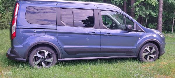 Blue Ford tourneo-connect 2021 in Kazlu Ruda, with an engine capacity of 1.50 L and mileage of 207 thousand km for 11900 €, photo 7 on AUTOMOTO.COM.LV