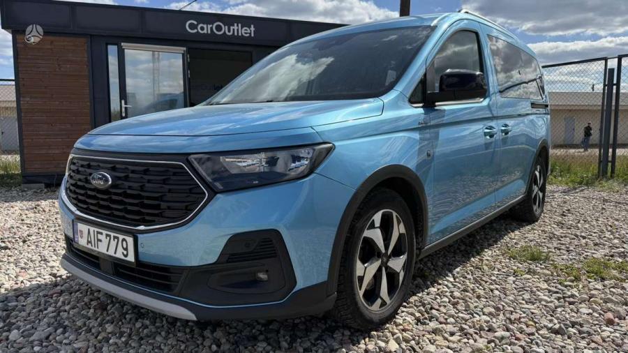 Blue Ford tourneo-connect 2022 in Vilnius, with an engine capacity of 1.97 L and mileage of 256 thousand km for 15600 €, photo 1 on AUTOMOTO.COM.LV