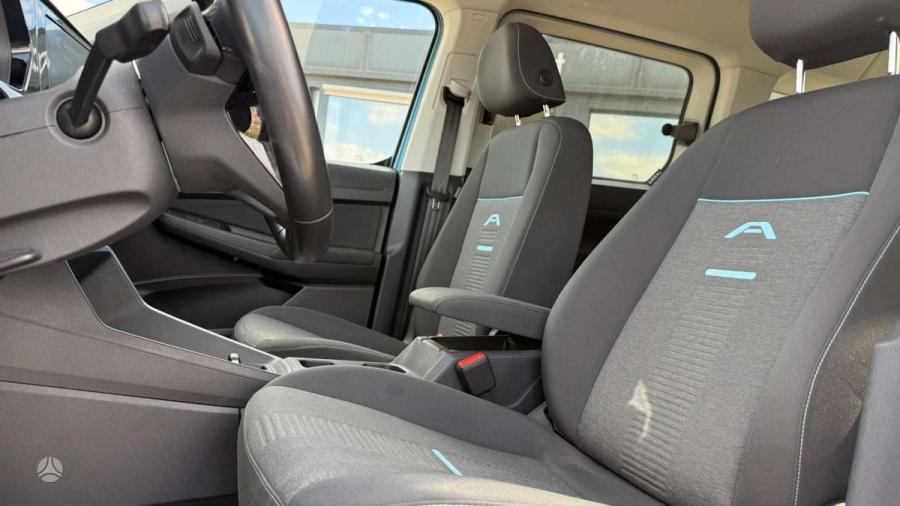 Blue Ford tourneo-connect 2022 in Vilnius, with an engine capacity of 1.97 L and mileage of 256 thousand km for 15600 €, photo 17 on AUTOMOTO.COM.LV