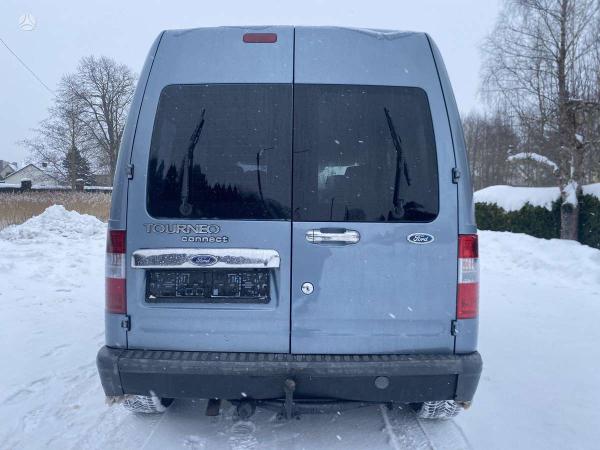Blue Ford tourneo-connect 2005 in Birzai, with an engine capacity of 1.75 L and mileage of 237 thousand km for 2750 €, photo 3 on AUTOMOTO.COM.LV