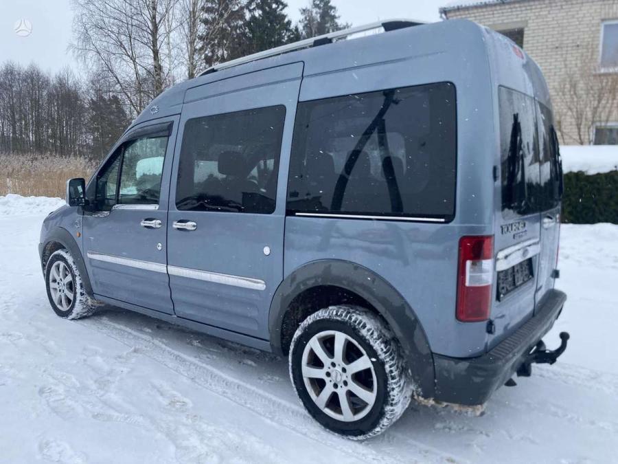 Blue Ford tourneo-connect 2005 in Birzai, with an engine capacity of 1.75 L and mileage of 237 thousand km for 2750 €, photo 4 on AUTOMOTO.COM.LV