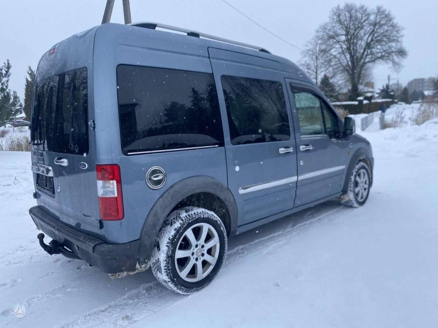 Blue Ford tourneo-connect 2005 in Birzai, with an engine capacity of 1.75 L and mileage of 237 thousand km for 2750 €, photo 5 on AUTOMOTO.COM.LV