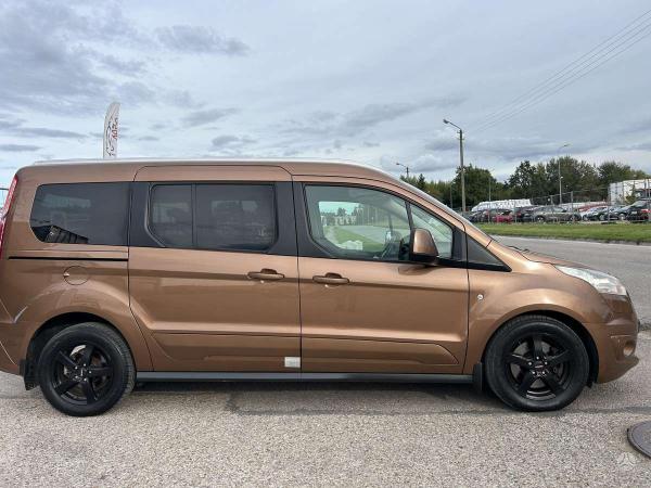 Brown Ford tourneo-connect 2014 in Marijampole, with an engine capacity of 1.56 L and mileage of 288 thousand km for 6999 €, photo 5 on AUTOMOTO.COM.LV