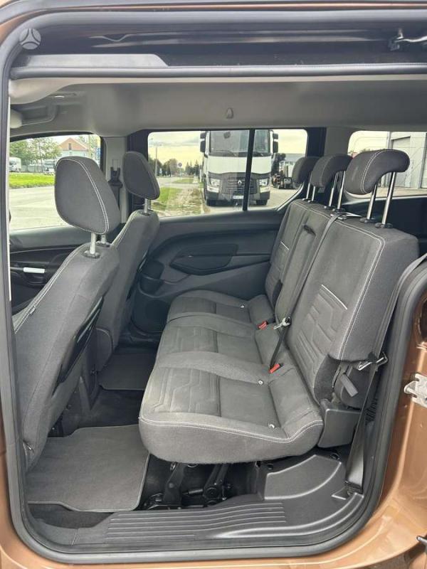 Brown Ford tourneo-connect 2014 in Marijampole, with an engine capacity of 1.56 L and mileage of 288 thousand km for 6999 €, photo 11 on AUTOMOTO.COM.LV