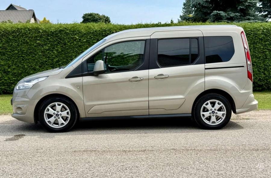 Brown Ford tourneo-connect 2016 in Ukmerge, with an engine capacity of 1.50 L and mileage of 285 thousand km for 6500 €, photo 7 on AUTOMOTO.COM.LV