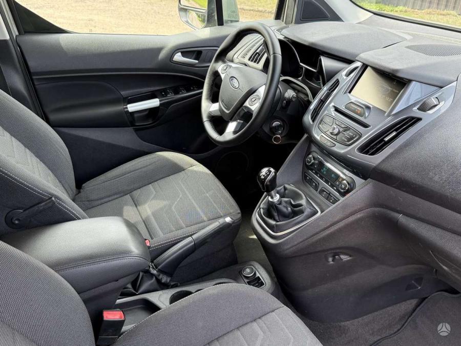 Brown Ford tourneo-connect 2016 in Ukmerge, with an engine capacity of 1.50 L and mileage of 285 thousand km for 6500 €, photo 9 on AUTOMOTO.COM.LV