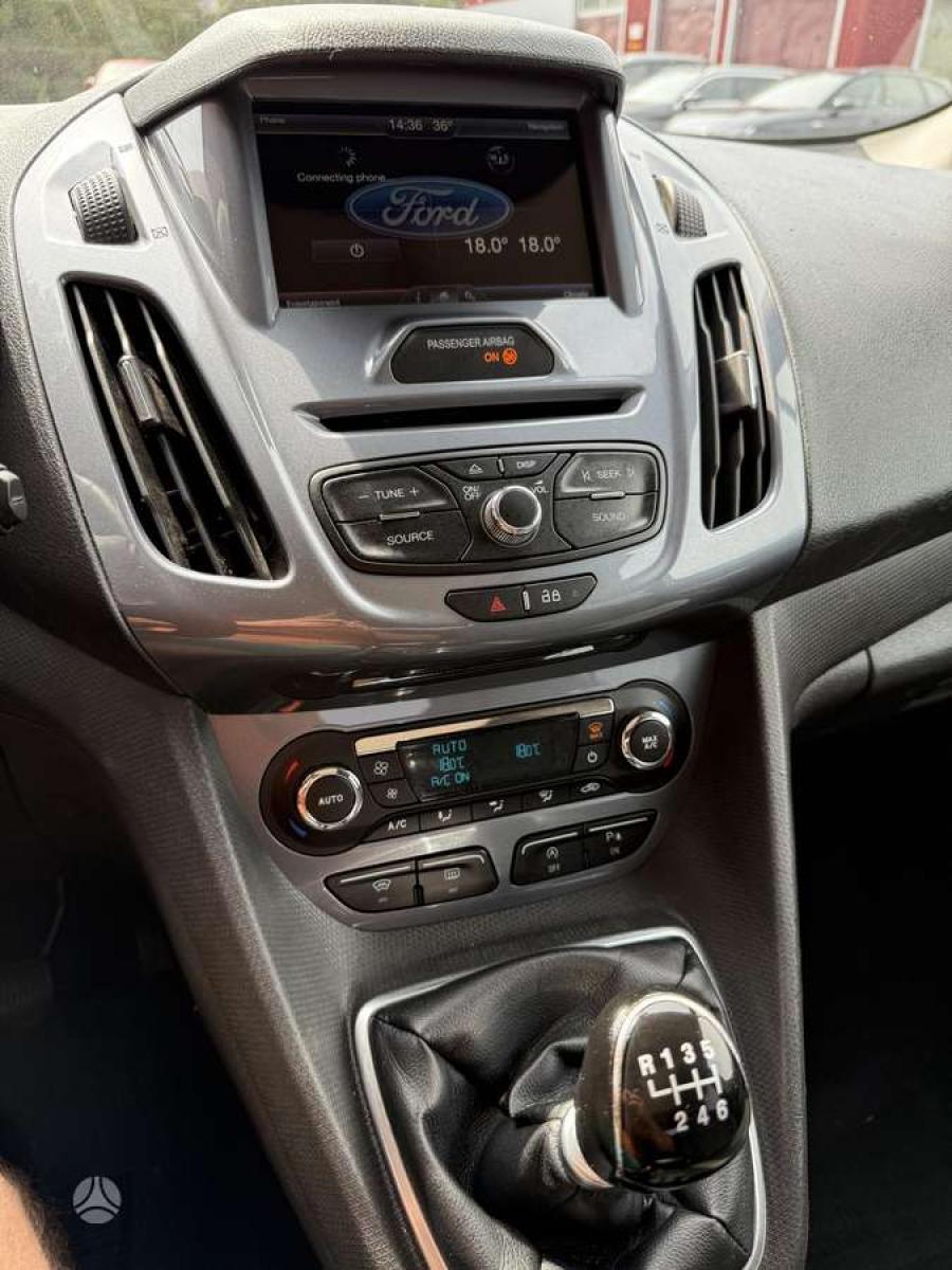 Brown Ford tourneo-connect 2016 in Ukmerge, with an engine capacity of 1.50 L and mileage of 285 thousand km for 6500 €, photo 11 on AUTOMOTO.COM.LV
