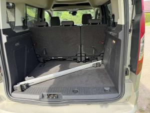 Brown Ford tourneo-connect 2016 in Ukmerge, with an engine capacity of 1.50 L and mileage of 285 thousand km for 6500 €, photo 17 on AUTOMOTO.COM.LV