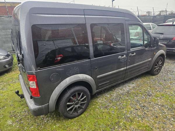Grey Ford tourneo-connect 2008 in Mazeikiai, with an engine capacity of 1.80 L and mileage of 189 thousand km for 3650 €, photo 3 on AUTOMOTO.COM.LV