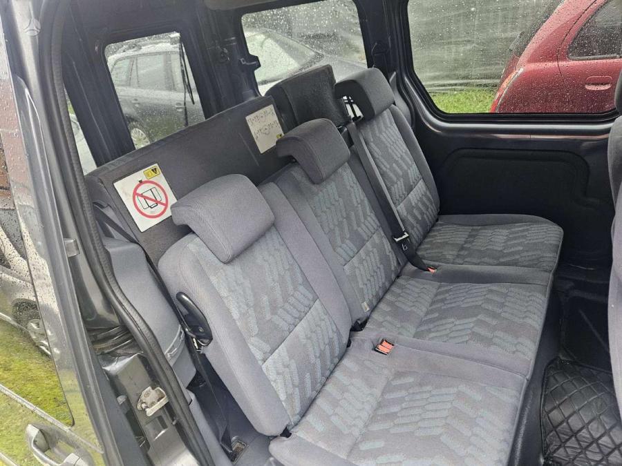 Pelēks Ford tourneo-connect 2008 Mažeikiai, ar dzinēja tilpumu 1.80 L un nobraukumu 189 tūkst. km par 3650 €, foto 9 vietnē AUTOMOTO.COM.LV