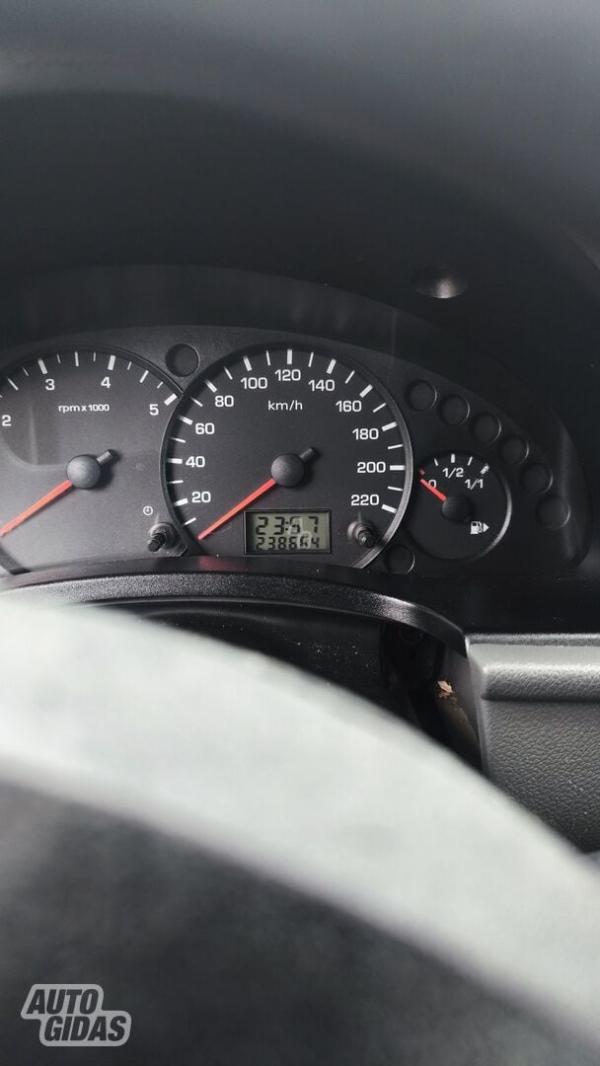 Grey Ford tourneo-connect 2005 in Kaunas, with an engine capacity of 1.80 L and mileage of 239 thousand km for 1050 €, photo 1 on AUTOMOTO.COM.LV