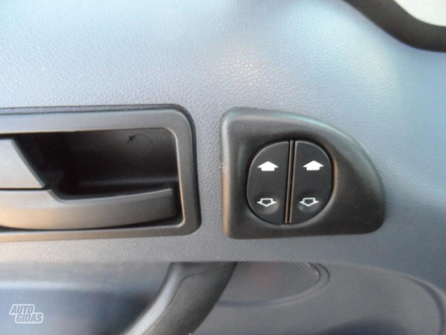 Pelēks Ford tourneo-connect 2008 Klaipėda, ar dzinēja tilpumu 1.70 L un nobraukumu 240 tūkst. km par 2990 €, foto 18 vietnē AUTOMOTO.COM.LV