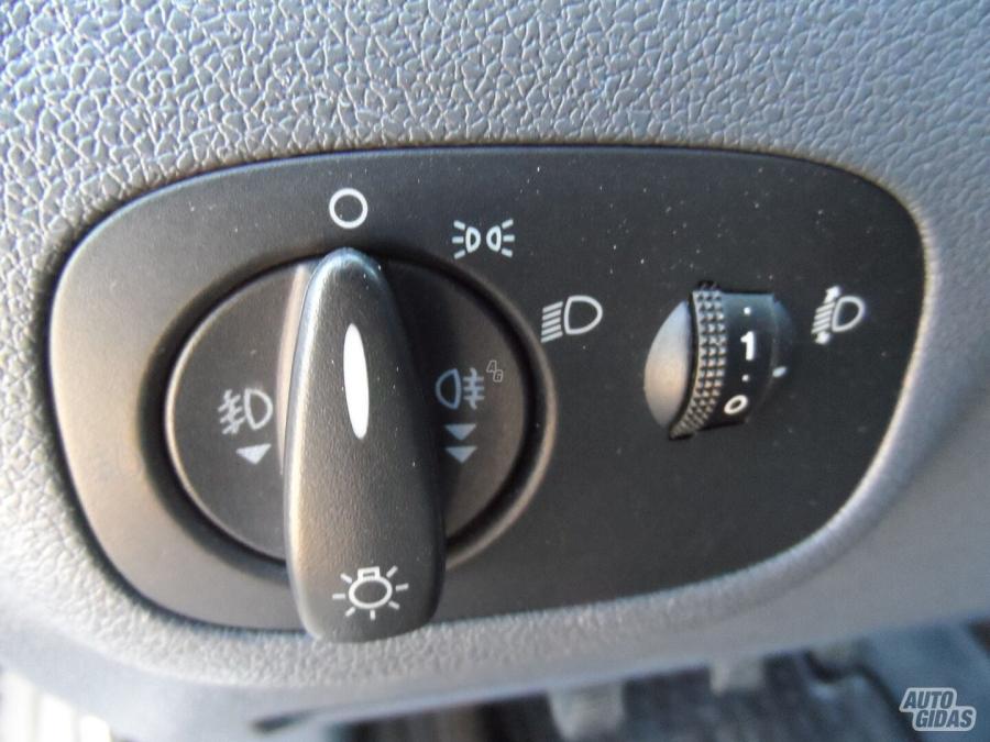 Pelēks Ford tourneo-connect 2008 Klaipėda, ar dzinēja tilpumu 1.70 L un nobraukumu 240 tūkst. km par 2990 €, foto 20 vietnē AUTOMOTO.COM.LV
