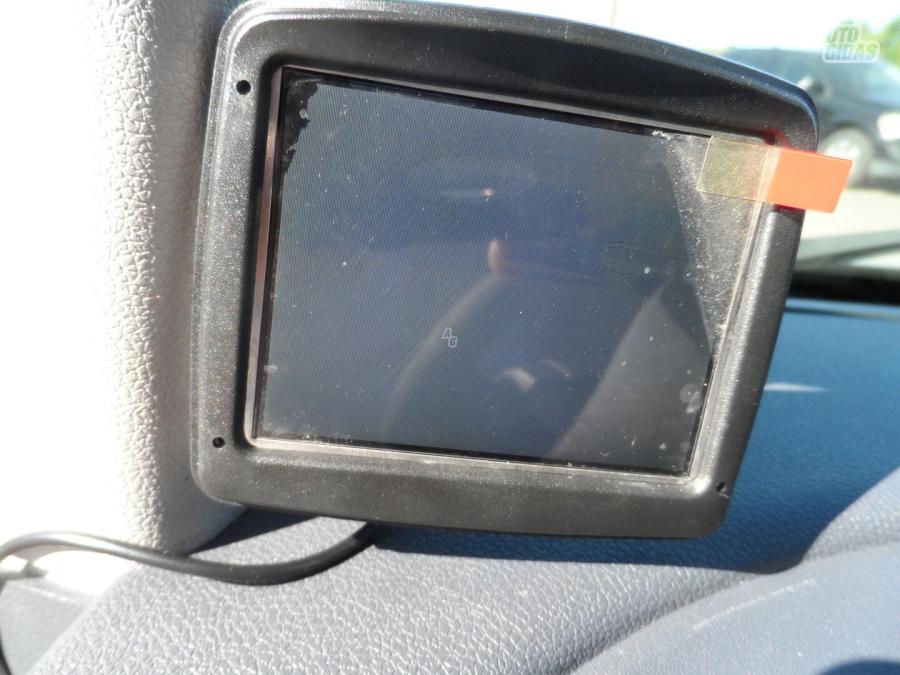 Pelēks Ford tourneo-connect 2008 Klaipėda, ar dzinēja tilpumu 1.70 L un nobraukumu 240 tūkst. km par 2990 €, foto 27 vietnē AUTOMOTO.COM.LV