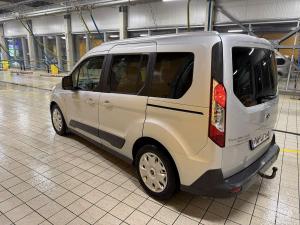 Grey Ford tourneo-connect 2014 in Klaipeda, with an engine capacity of 1.60 L and mileage of 200 thousand km for 6666 €, photo 4 on AUTOMOTO.COM.LV