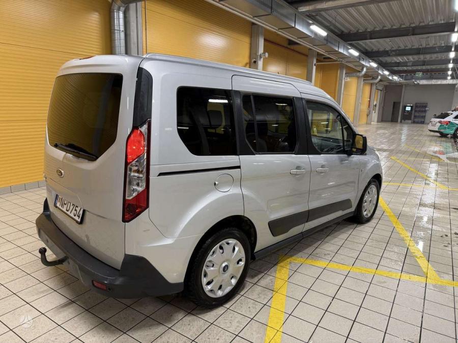 Grey Ford tourneo-connect 2014 in Klaipeda, with an engine capacity of 1.60 L and mileage of 200 thousand km for 6666 €, photo 5 on AUTOMOTO.COM.LV
