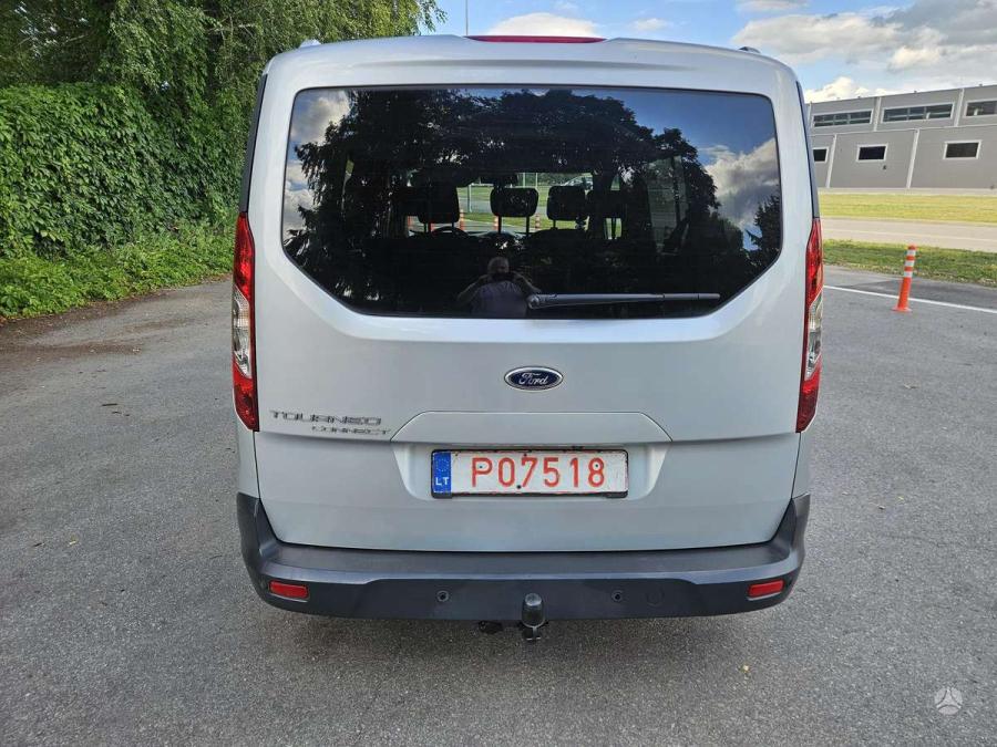 Grey Ford tourneo-connect 2014 in Prienai, with an engine capacity of 1.60 L and mileage of 263 thousand km for 6650 €, photo 7 on AUTOMOTO.COM.LV