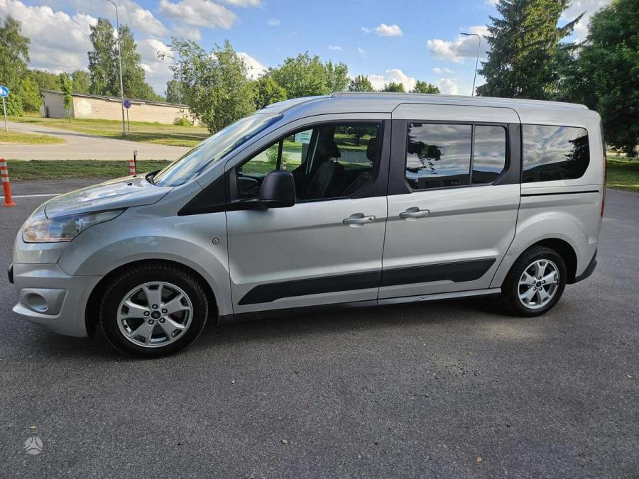 Grey Ford tourneo-connect 2014 in Prienai, with an engine capacity of 1.60 L and mileage of 263 thousand km for 6650 €, photo 9 on AUTOMOTO.COM.LV