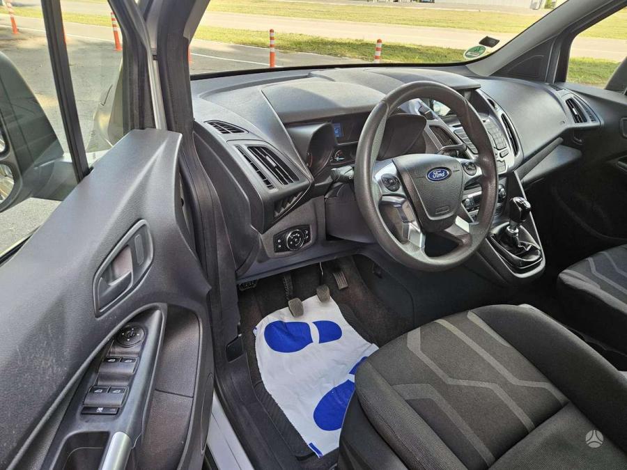 Grey Ford tourneo-connect 2014 in Prienai, with an engine capacity of 1.60 L and mileage of 263 thousand km for 6650 €, photo 12 on AUTOMOTO.COM.LV