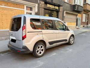 Grey Ford tourneo-connect 2014 in Kaunas, with an engine capacity of 1.56 L and mileage of 290 thousand km for 5450 €, photo 4 on AUTOMOTO.COM.LV