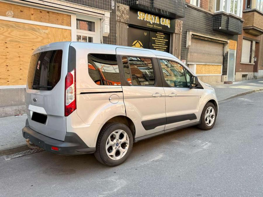 Grey Ford tourneo-connect 2014 in Kaunas, with an engine capacity of 1.56 L and mileage of 290 thousand km for 5450 €, photo 4 on AUTOMOTO.COM.LV