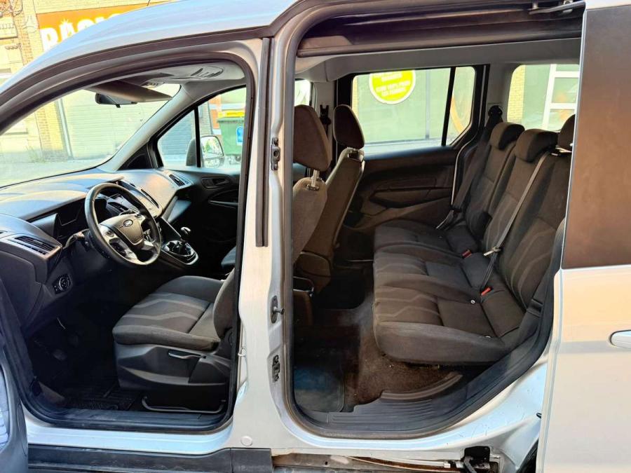 Grey Ford tourneo-connect 2014 in Kaunas, with an engine capacity of 1.56 L and mileage of 290 thousand km for 5450 €, photo 10 on AUTOMOTO.COM.LV