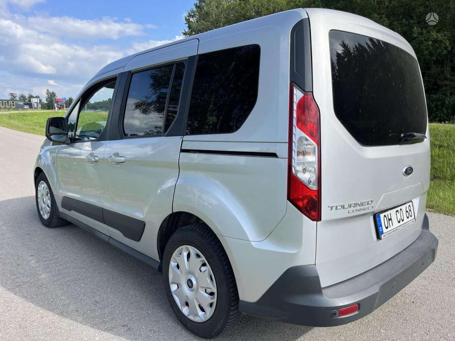 Grey Ford tourneo-connect 2014 in Plunge, with an engine capacity of 1.56 L and mileage of 156 thousand km for 6500 €, photo 6 on AUTOMOTO.COM.LV