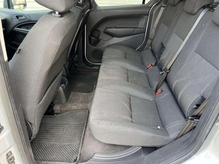 Grey Ford tourneo-connect 2014 in Plunge, with an engine capacity of 1.56 L and mileage of 156 thousand km for 6500 €, photo 12 on AUTOMOTO.COM.LV