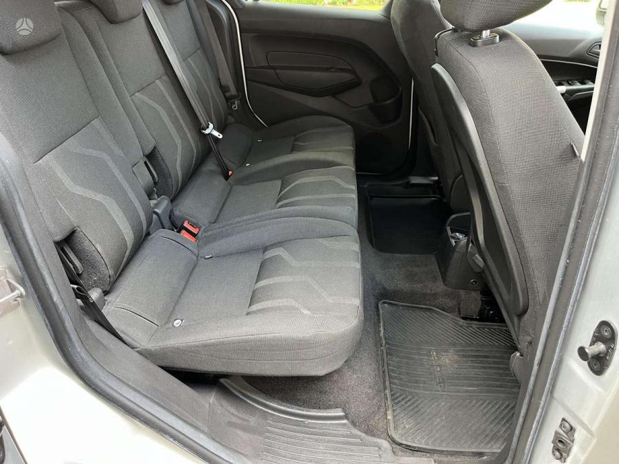 Grey Ford tourneo-connect 2014 in Plunge, with an engine capacity of 1.56 L and mileage of 156 thousand km for 6500 €, photo 13 on AUTOMOTO.COM.LV