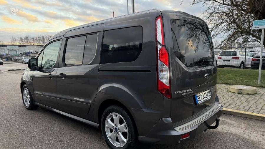 Grey Ford tourneo-connect 2015 in Marijampole, with an engine capacity of 1.50 L and mileage of 220 thousand km for 9400 €, photo 11 on AUTOMOTO.COM.LV
