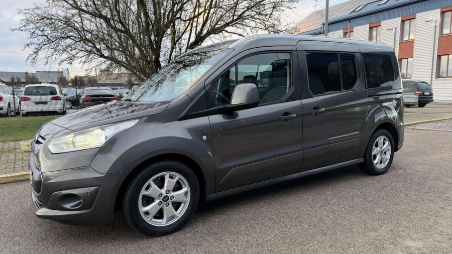 Grey Ford tourneo-connect 2015 in Marijampole, with an engine capacity of 1.50 L and mileage of 220 thousand km for 9400 €, photo 14 on AUTOMOTO.COM.LV