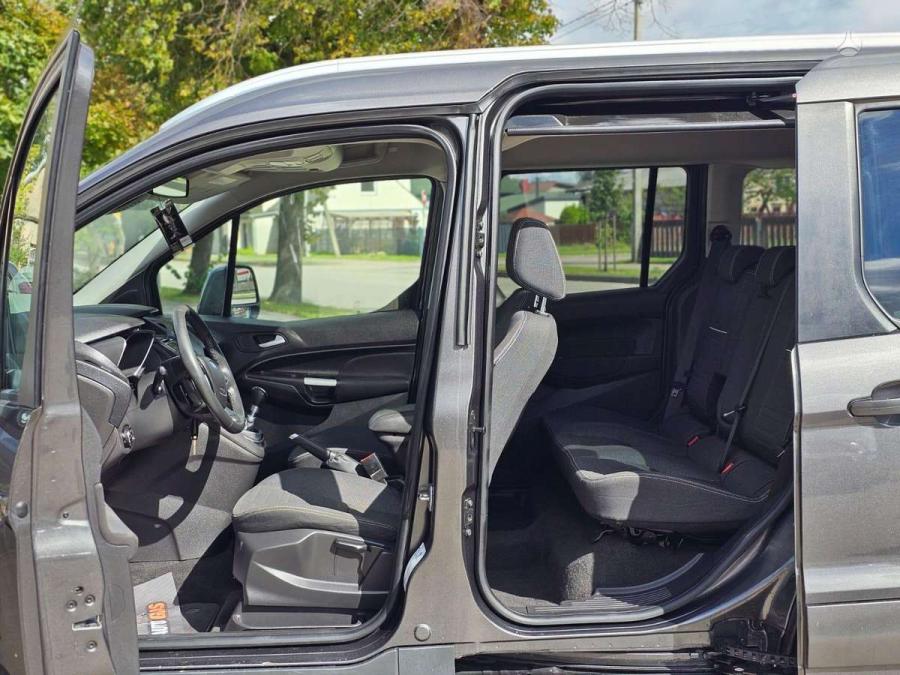 Pelēks Ford tourneo-connect 2015 Šauļi, ar dzinēja tilpumu 1.00 L un nobraukumu 195 tūkst. km par 5750 €, foto 18 vietnē AUTOMOTO.COM.LV