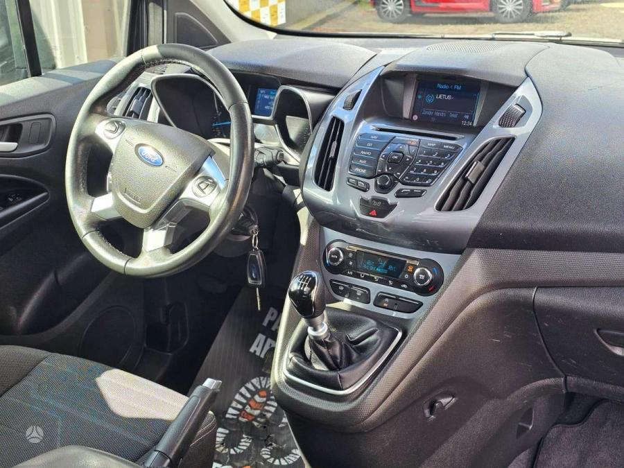 Pelēks Ford tourneo-connect 2015 Šauļi, ar dzinēja tilpumu 1.00 L un nobraukumu 195 tūkst. km par 5750 €, foto 21 vietnē AUTOMOTO.COM.LV