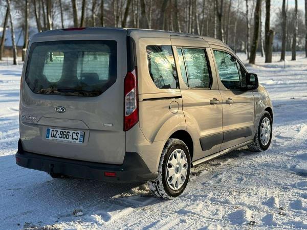 Pelēks Ford tourneo-connect 2016 Tauragė, ar dzinēja tilpumu 1.00 L un nobraukumu 116 tūkst. km par 4900 €, foto 4 vietnē AUTOMOTO.COM.LV