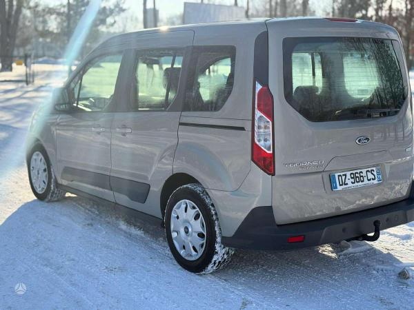 Pelēks Ford tourneo-connect 2016 Tauragė, ar dzinēja tilpumu 1.00 L un nobraukumu 116 tūkst. km par 4900 €, foto 5 vietnē AUTOMOTO.COM.LV