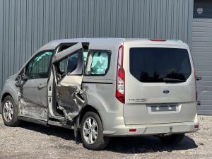 Pelēks Ford tourneo-connect 2016 Kauņa, ar dzinēja tilpumu 1.50 L un nobraukumu 369 tūkst. km par 3200 €, foto 7 vietnē AUTOMOTO.COM.LV