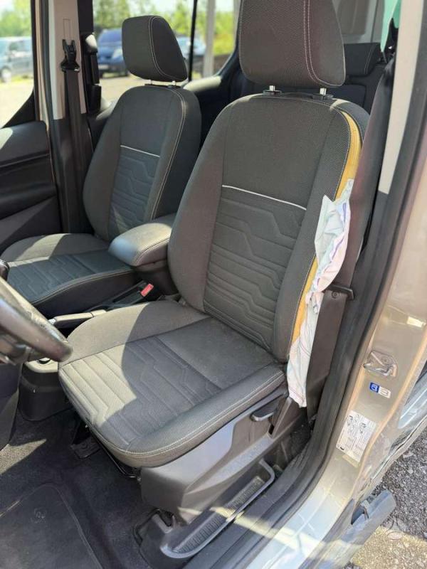 Pelēks Ford tourneo-connect 2016 Kauņa, ar dzinēja tilpumu 1.50 L un nobraukumu 369 tūkst. km par 3200 €, foto 10 vietnē AUTOMOTO.COM.LV