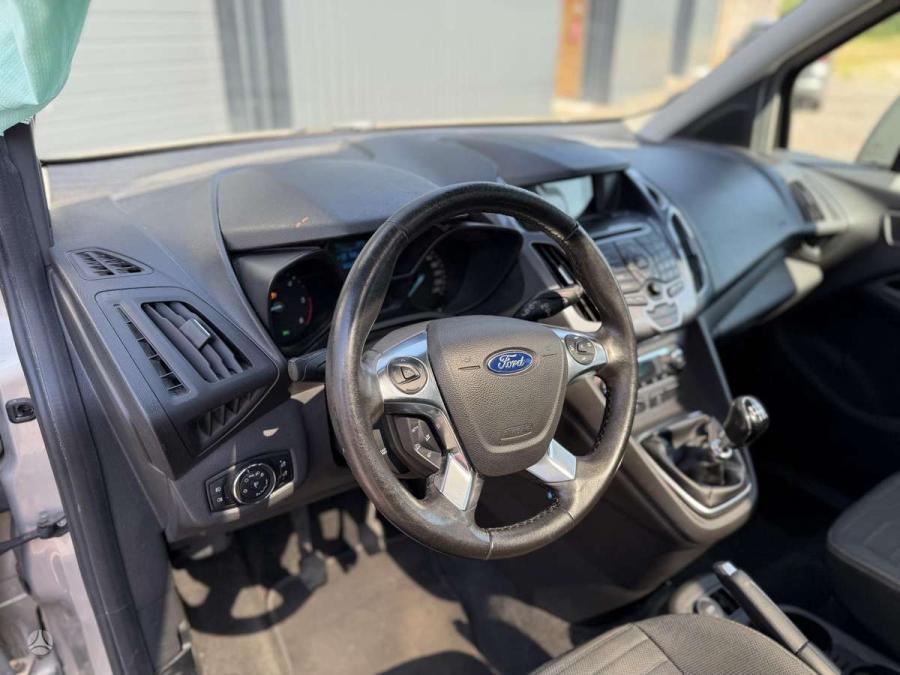Pelēks Ford tourneo-connect 2016 Kauņa, ar dzinēja tilpumu 1.50 L un nobraukumu 369 tūkst. km par 3200 €, foto 16 vietnē AUTOMOTO.COM.LV