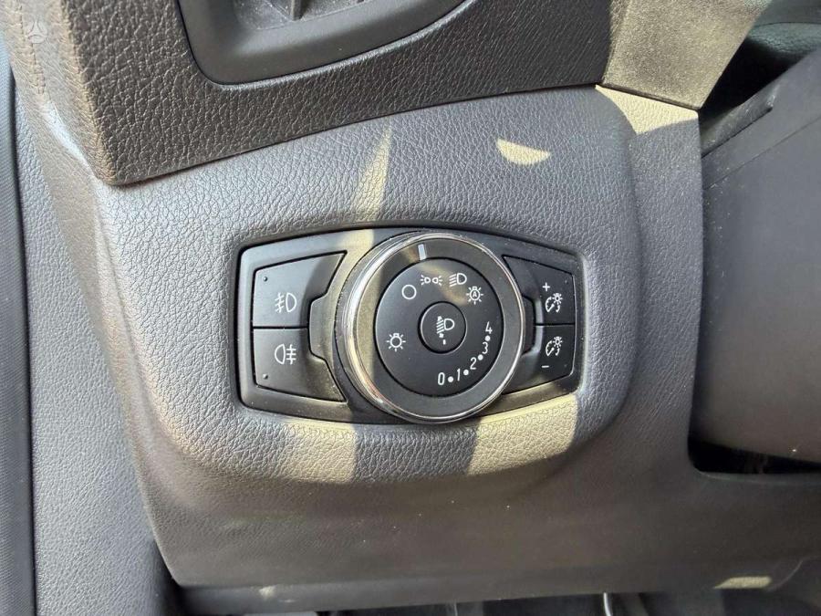 Pelēks Ford tourneo-connect 2016 Kauņa, ar dzinēja tilpumu 1.50 L un nobraukumu 369 tūkst. km par 3200 €, foto 23 vietnē AUTOMOTO.COM.LV