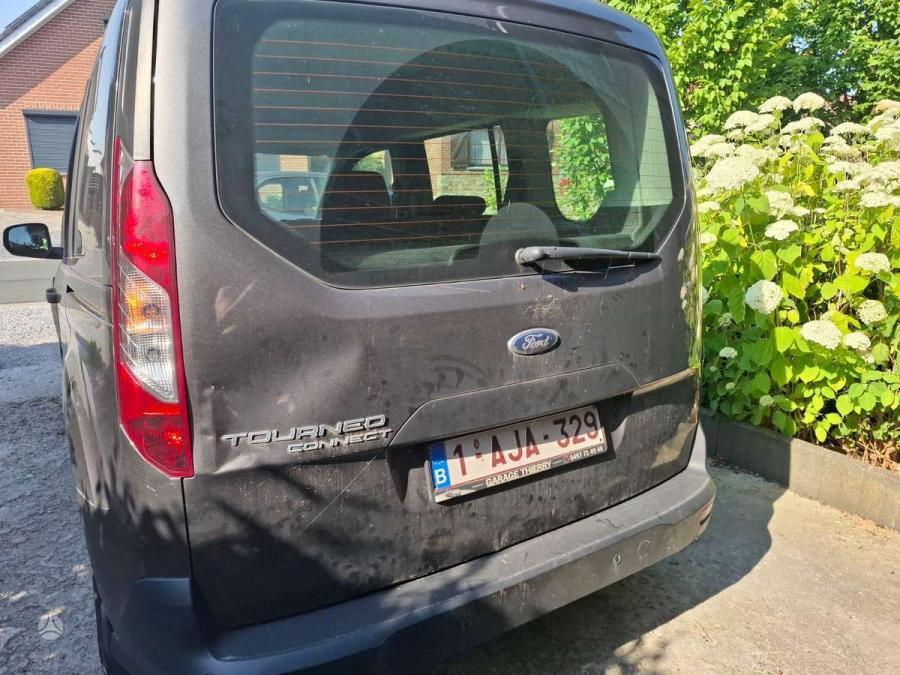 Grey Ford tourneo-connect 2019 in Kaunas, with an engine capacity of 1.00 L and mileage of 175 thousand km for 3650 €, photo 4 on AUTOMOTO.COM.LV