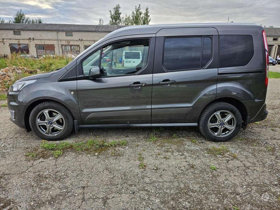 Pelēks Ford tourneo-connect 2020 Pasvalys, ar dzinēja tilpumu 1.50 L un nobraukumu 240 tūkst. km par 8750 €, foto 3 vietnē AUTOMOTO.COM.LV