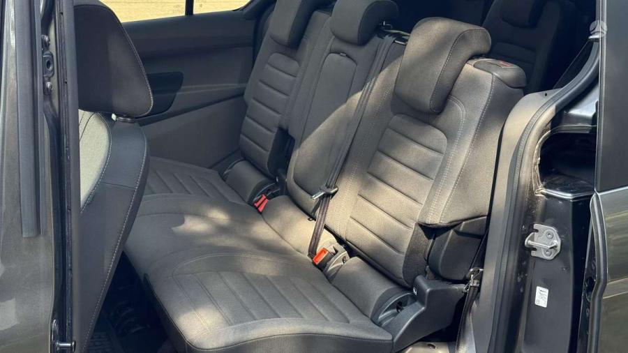 Grey Ford tourneo-connect 2021 in Ukmerge, with an engine capacity of 1.50 L and mileage of 192 thousand km for 11950 €, photo 18 on AUTOMOTO.COM.LV