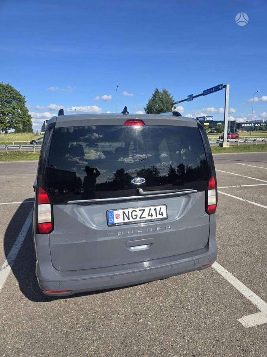 Grey Ford tourneo-connect 2024 in Vilnius, with an engine capacity of 1.50 L and mileage of 87 thousand km for 24500 €, photo 13 on AUTOMOTO.COM.LV