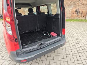 Red Ford tourneo-connect 2014 in Vilnius, with an engine capacity of 1.00 L and mileage of 143 thousand km for 3899 €, photo 26 on AUTOMOTO.COM.LV