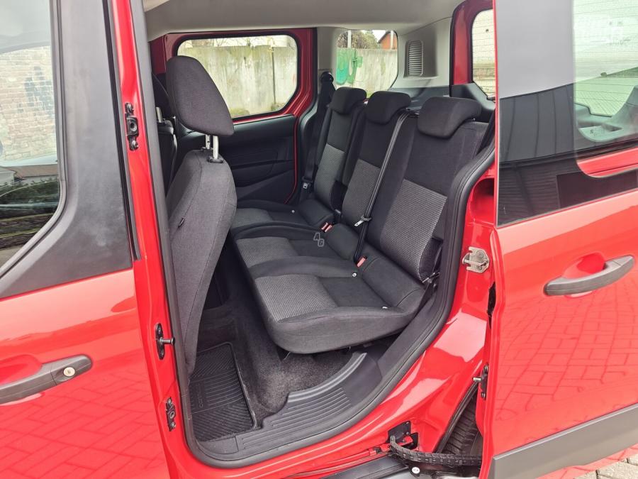 Red Ford tourneo-connect 2014 in Vilnius, with an engine capacity of 1.00 L and mileage of 143 thousand km for 3899 €, photo 27 on AUTOMOTO.COM.LV