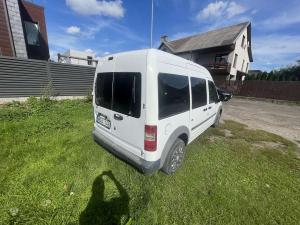 White Ford tourneo-connect 2008 in Kaunas, with an engine capacity of 1.75 L and mileage of 255 thousand km for 3500 €, photo 5 on AUTOMOTO.COM.LV