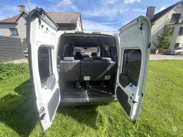 White Ford tourneo-connect 2008 in Kaunas, with an engine capacity of 1.75 L and mileage of 255 thousand km for 3500 €, photo 7 on AUTOMOTO.COM.LV